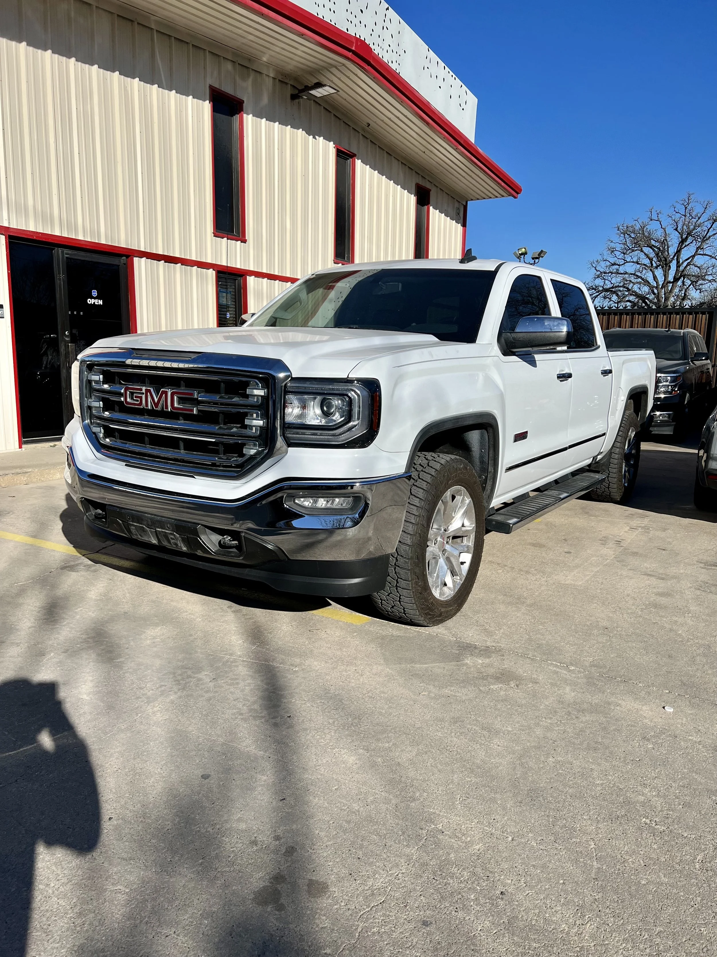 DALLAS ROYAL AUTO LLC