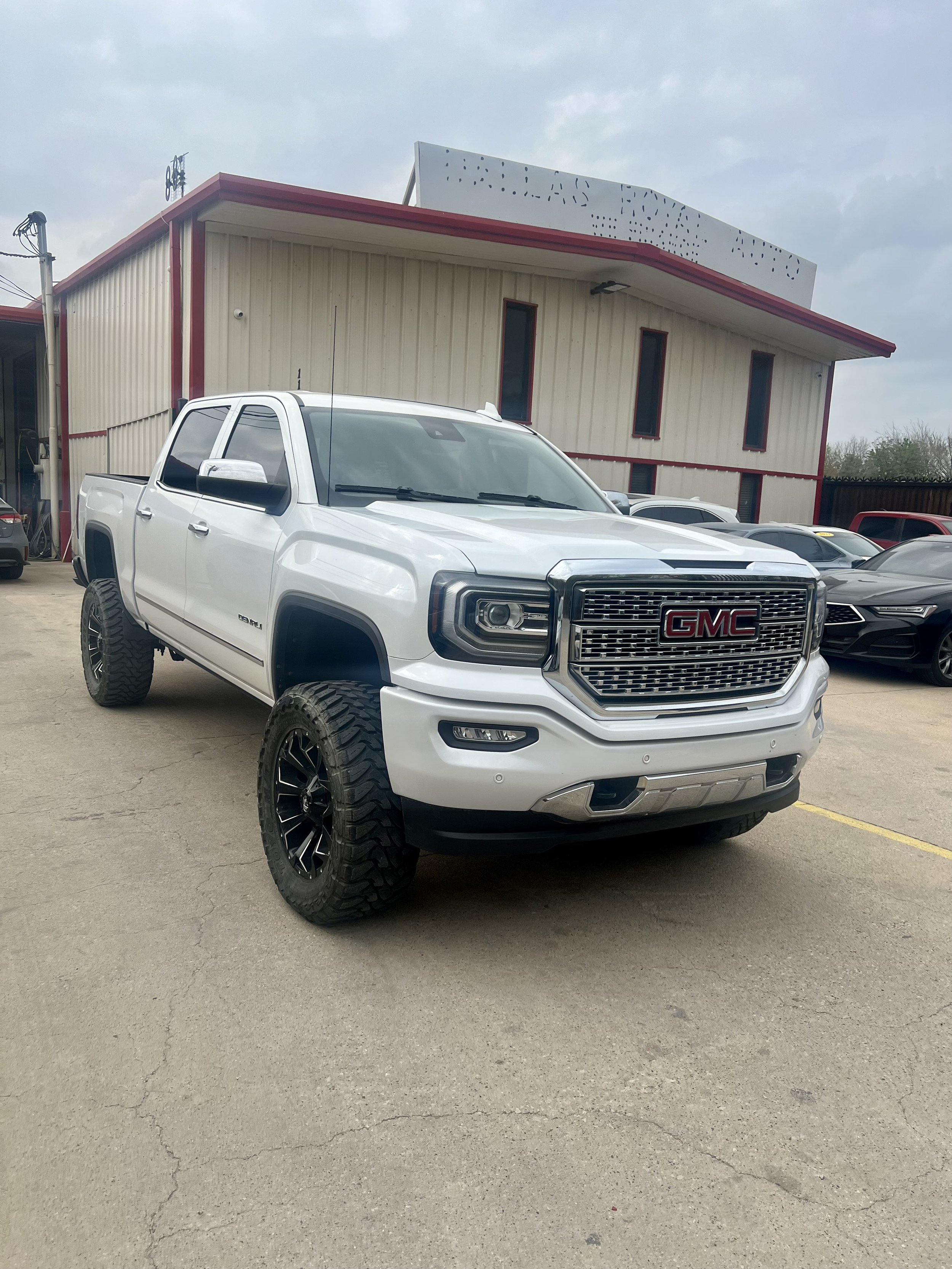 DALLAS ROYAL AUTO LLC