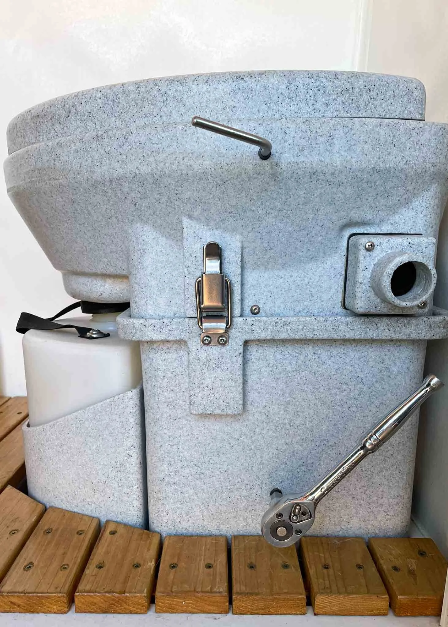 7 Tips for Using a Composting Toilet — STOKE LOAF VAN