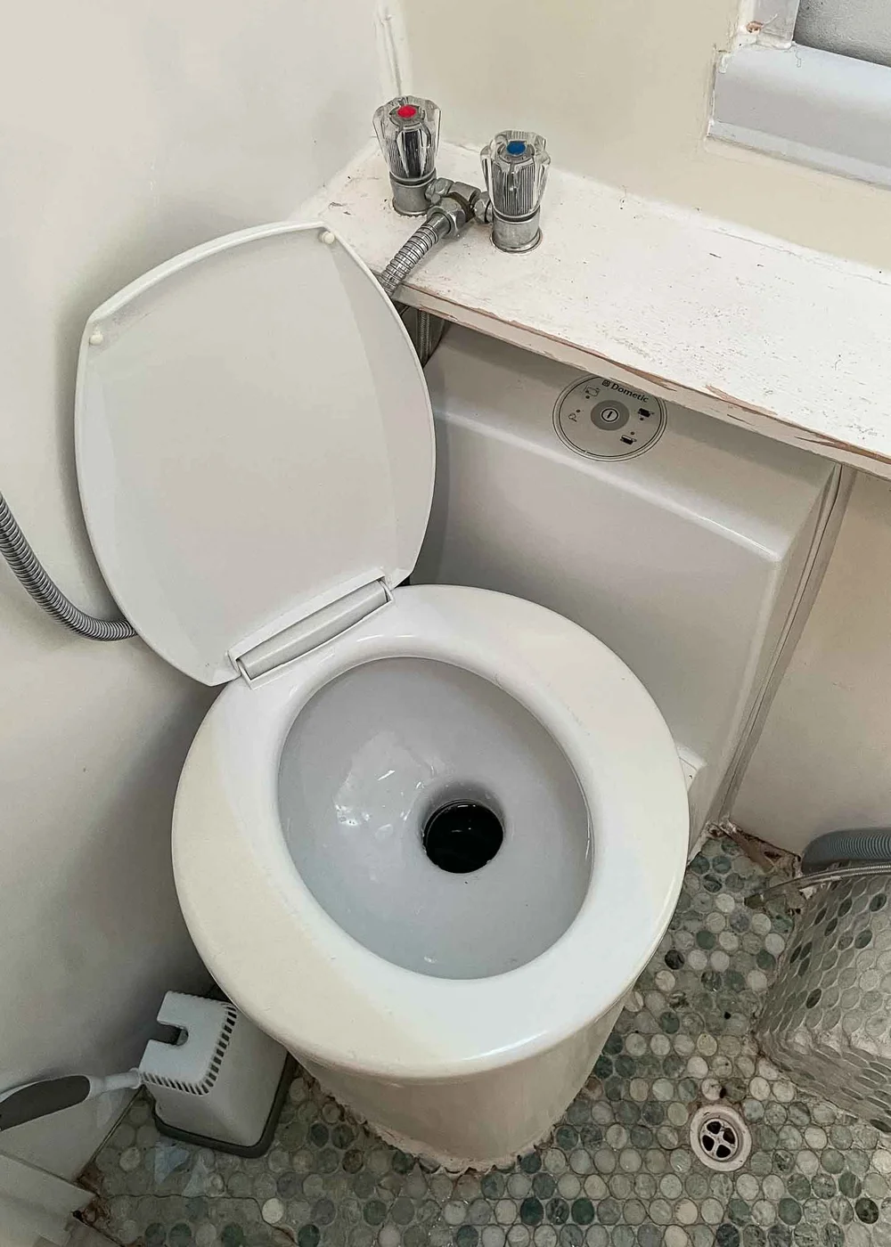 Composting Toilet VS Cassette Toilet — STOKE LOAF VAN