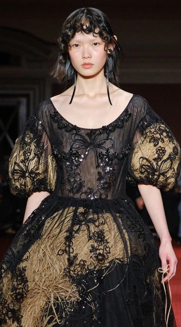 The Queen of Fashion Weeks, London Takes the Crown — Rouge Magazine