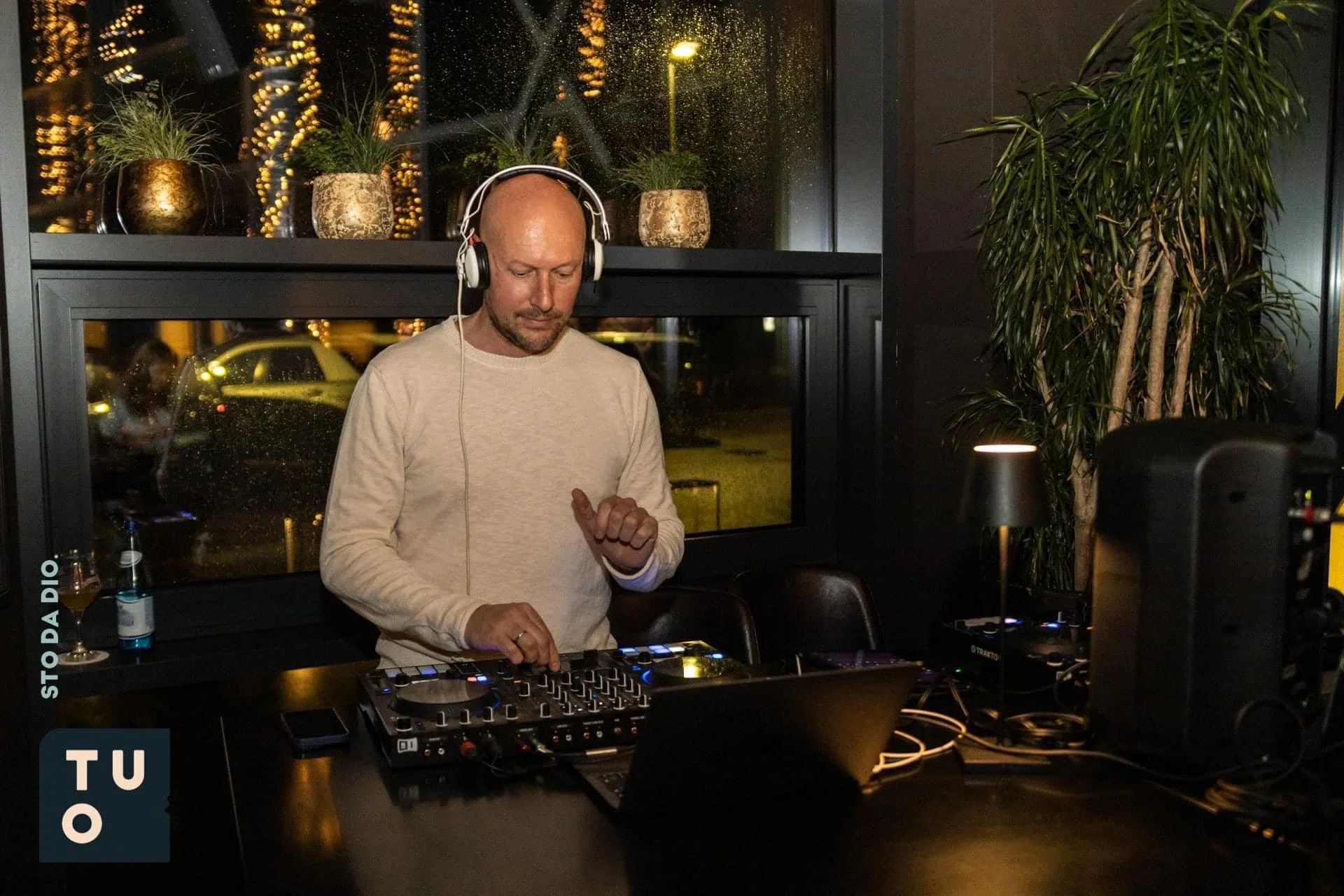 Ein Musikgenuss Euer Aperitivo Lungo in Südtirol & am Gardasee mit Dj ...