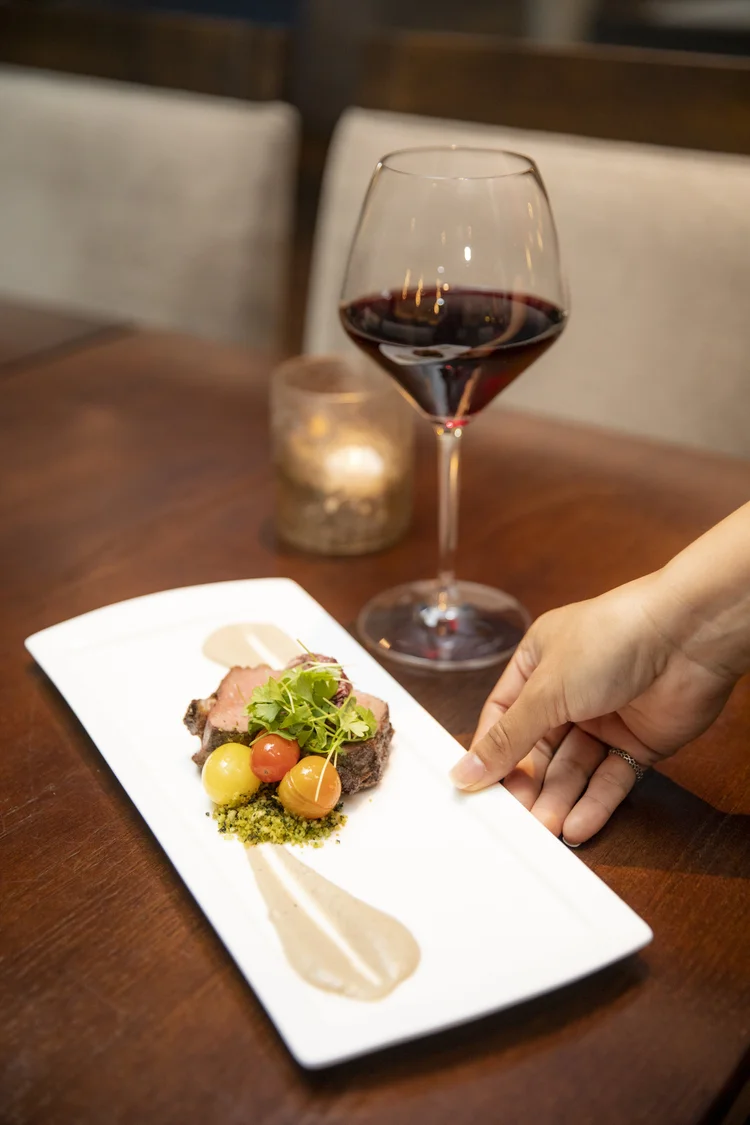 Make a Reservation — ECHELON WINE BAR