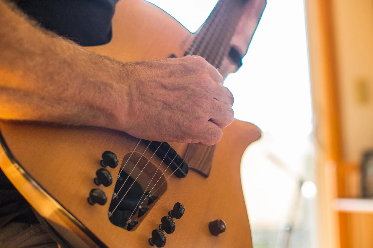 The Wright Pegbox: Innovative Guitar Tuning Redefined — Rossco Wright ...