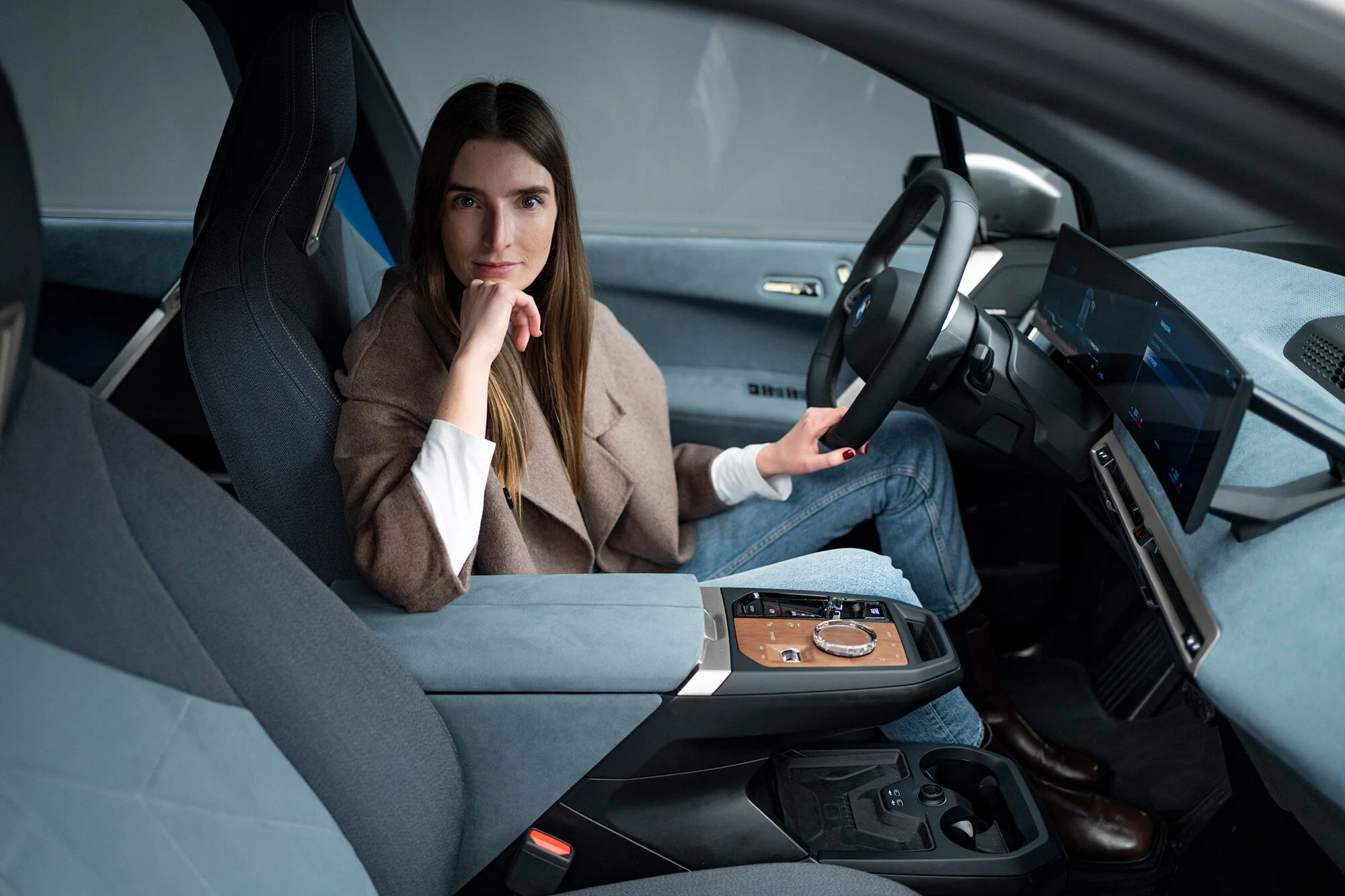 ellectric — Minimalist design at its best – the new BMW iX
