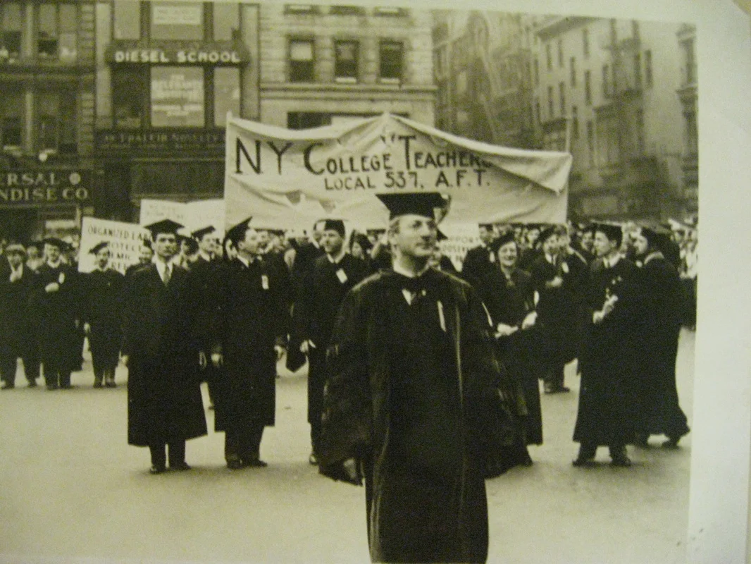 Insubordination and "Conduct Unbecoming" : Purging NYC's Communist ...