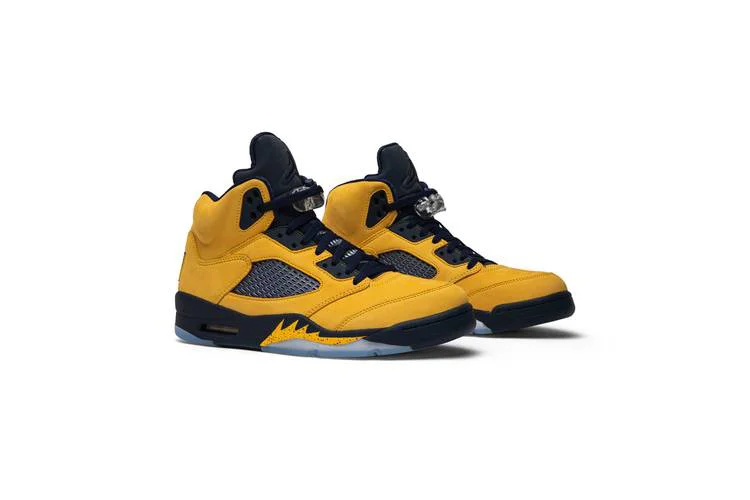 となります NIKE - Air Jordan 5 Retro SP “Michigan”の通販 by rainbow.'s shop｜ナイキ ...