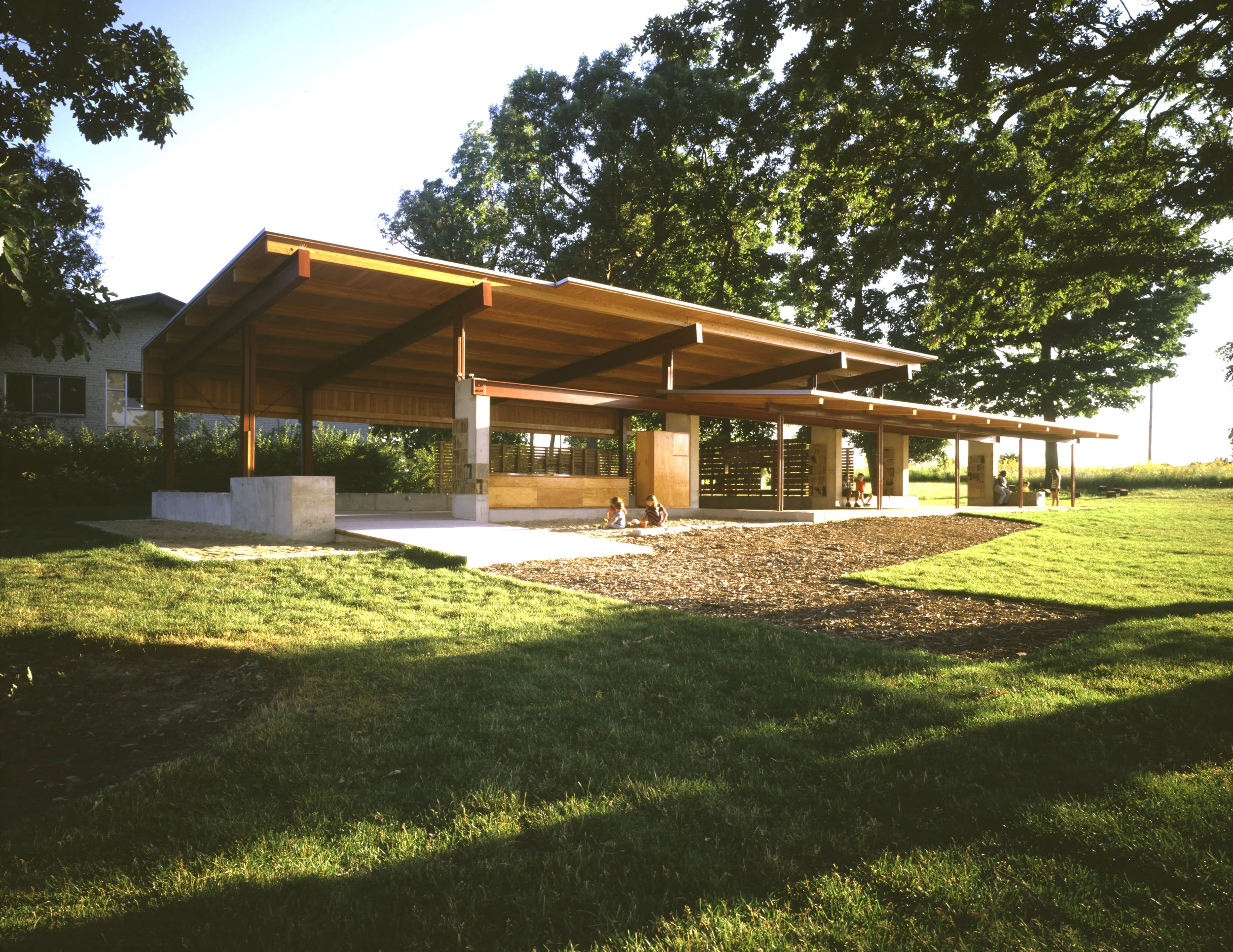 MONTESSORI OPEN-AIR CLASSROOM — LA DALLMAN