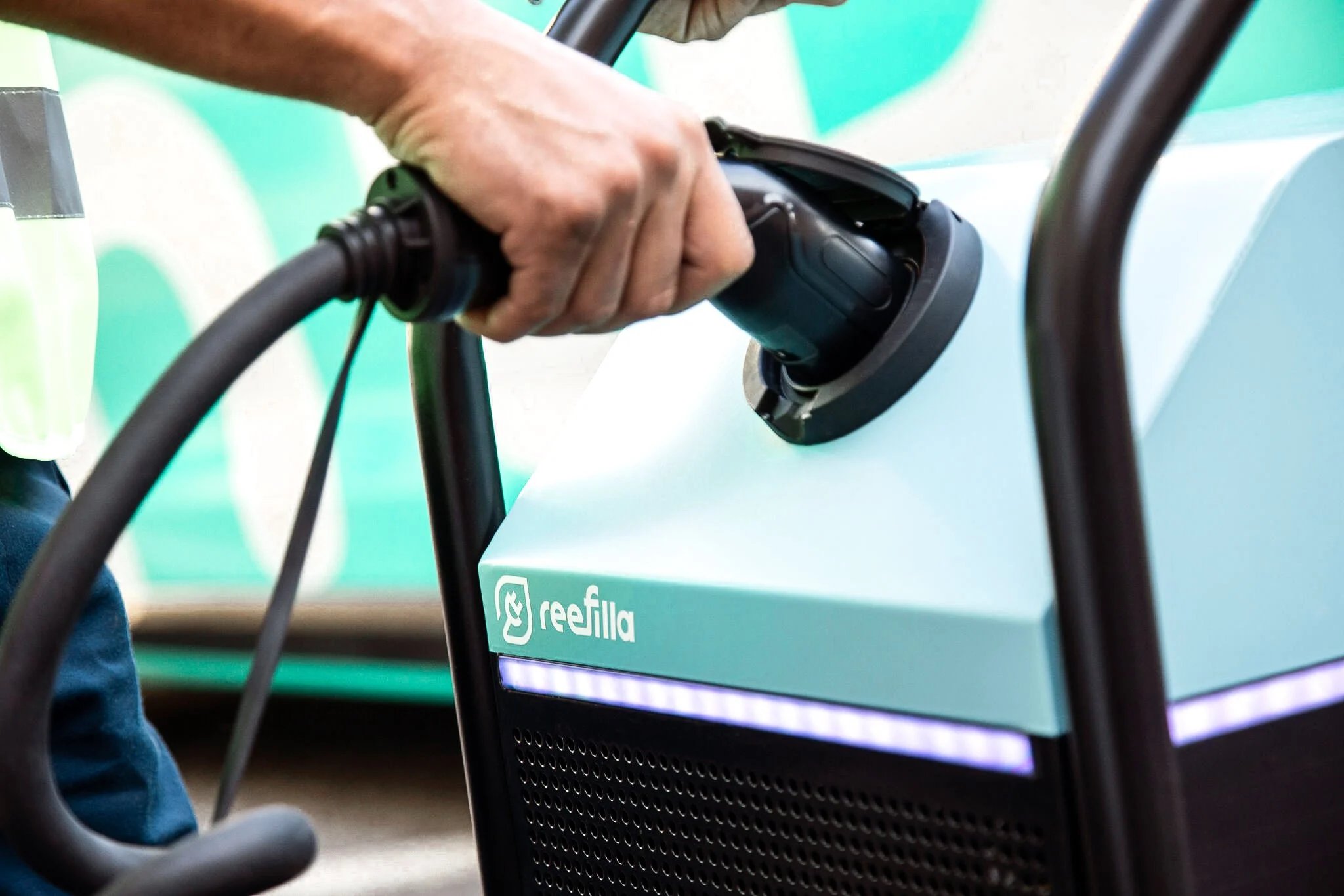 Reefilla Mobile EV Charging - Granstudio UXUI & Sustainable Mobility Design | Granstudio