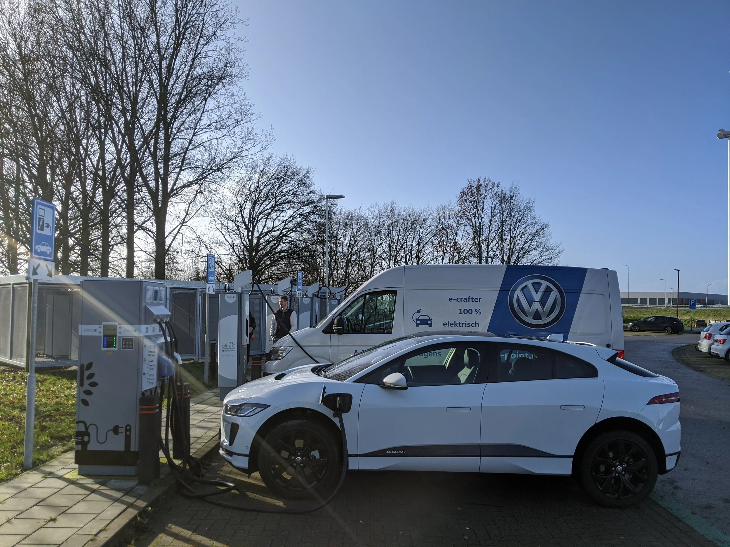 Test drive with the Volkswagen e-Crafter all around the country ...