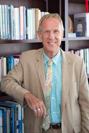 Ken HYLAND 海亮 (Corresponding Fellow) – HKAH