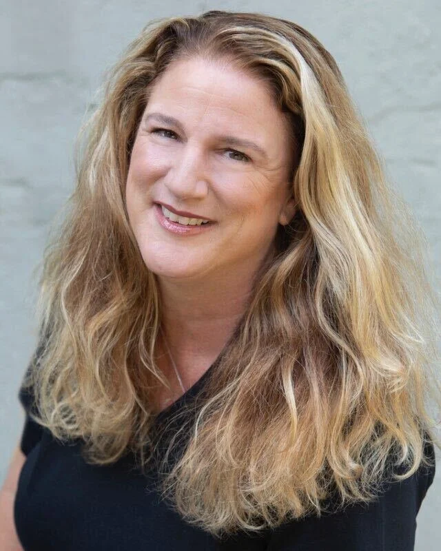 Julie Gillespie's Instagram, Twitter & Facebook on IDCrawl