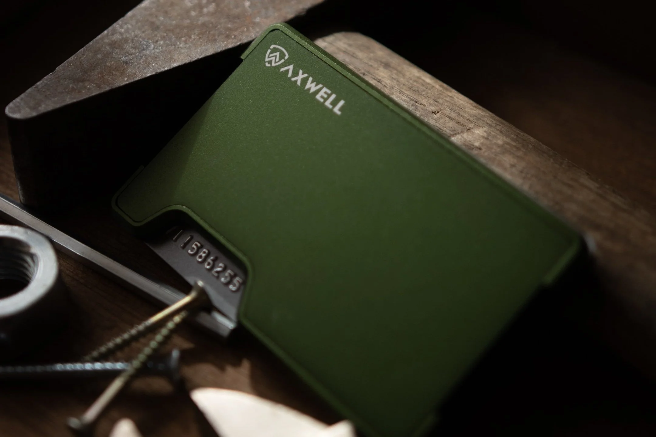 This Slim Wallet Rivals the Competition- and Helps Vets | Axwell Review ...