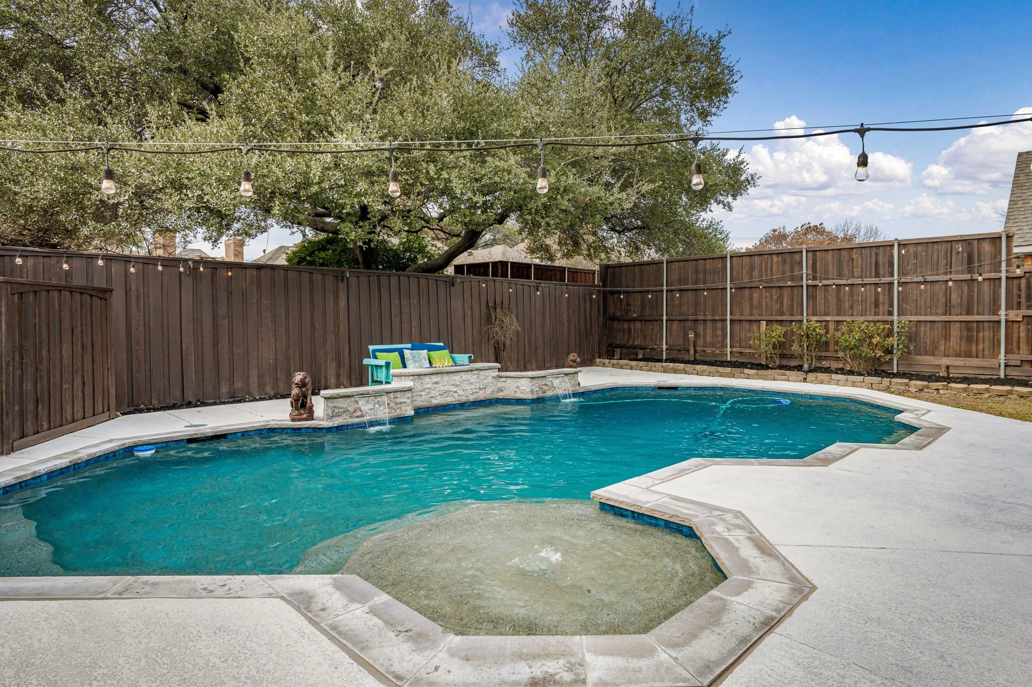 Featured Listings — MAAE MEDIA