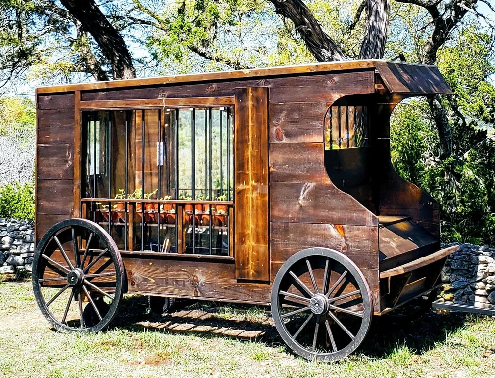 BUILD IT — HITCHMAN HOMESTEAD