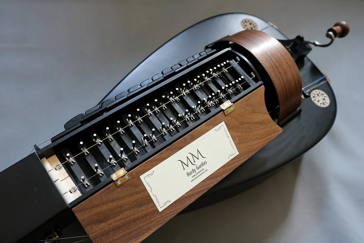 Aplo — MM Instruments - fine crafted & affordable hurdy gurdies