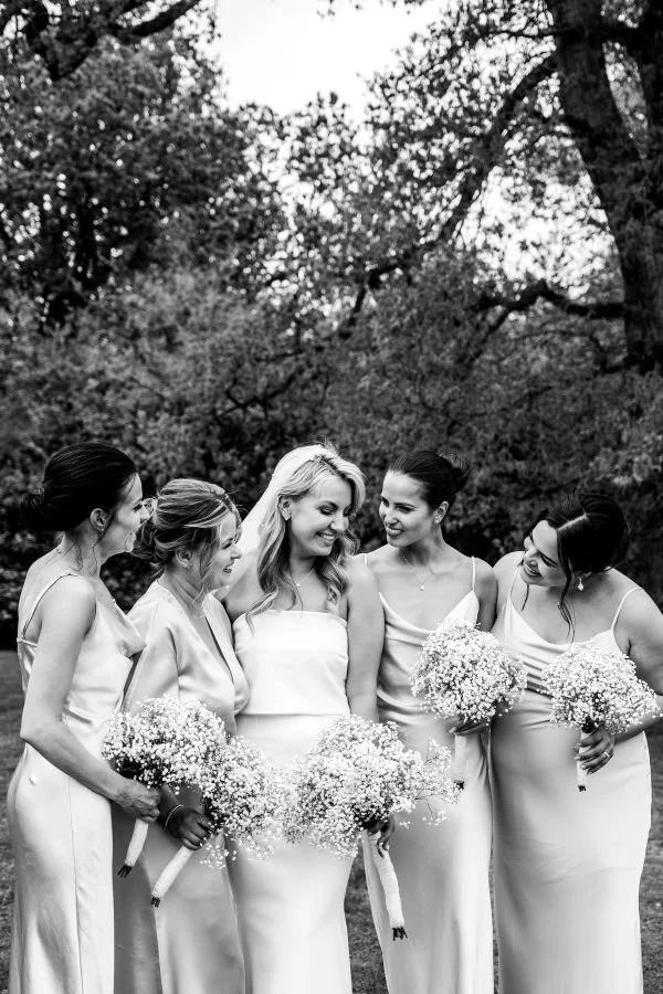 30+ Wedding Photo Ideas for Bride & Groom That Last a Lifetime