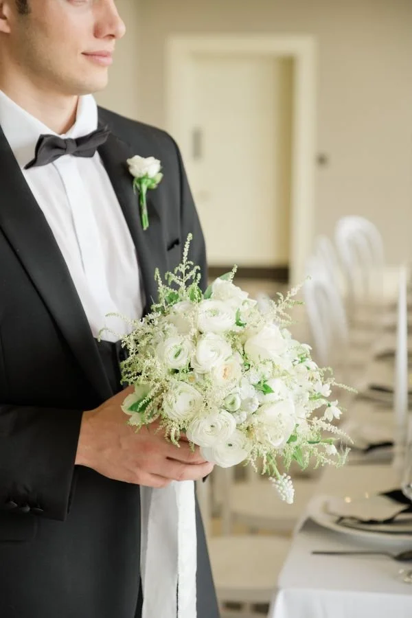 30+ Wedding Photo Ideas for Bride & Groom That Last a Lifetime