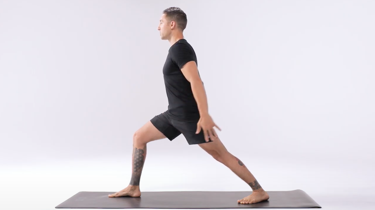 Pose Breakdown: Warrior I - Yoga Pose Tutorial — Alo Wellness Club ...