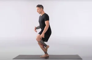 How to Do Eagle Pose - Yoga Tutorial — Alo Wellness Club | The Blog