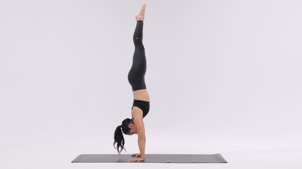 How to Do Scorpion Pose - Yoga Tutorial — Alo Wellness Club | The Blog