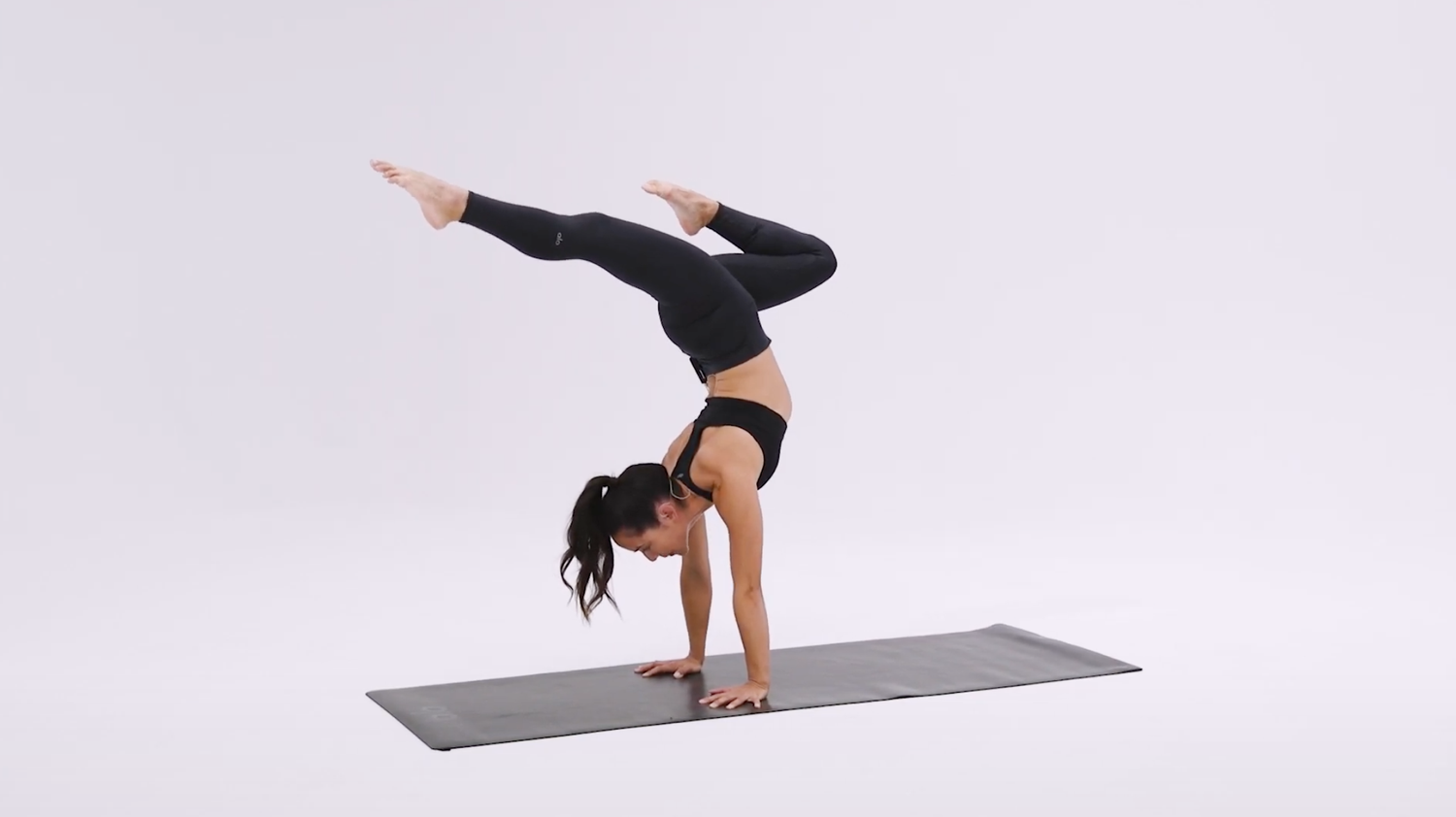 How to Do Scorpion Pose - Yoga Tutorial — Alo Wellness Club | The Blog