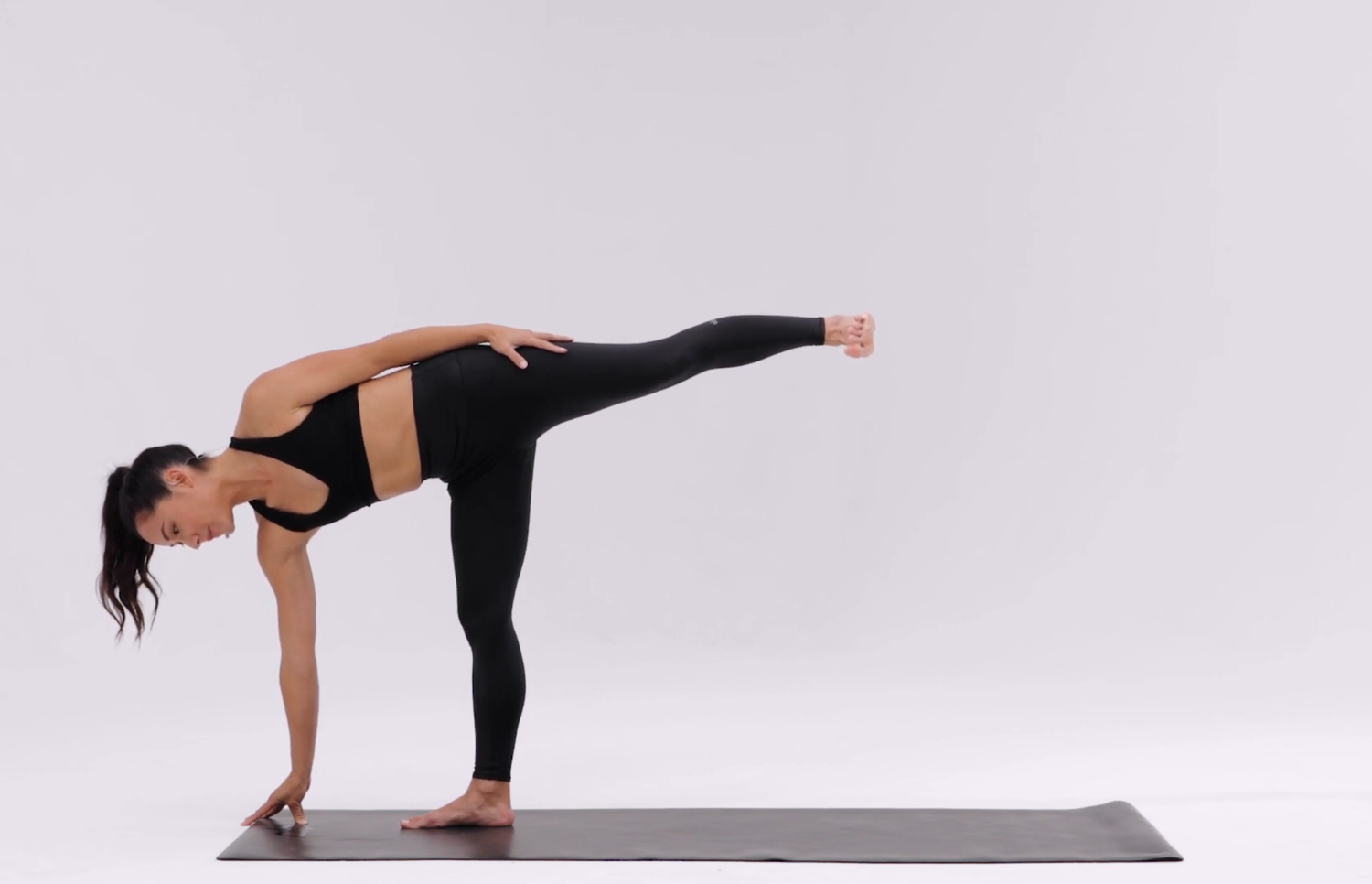 How to Do Half Moon Pose - Yoga Tutorial — Alo Wellness Club | The Blog