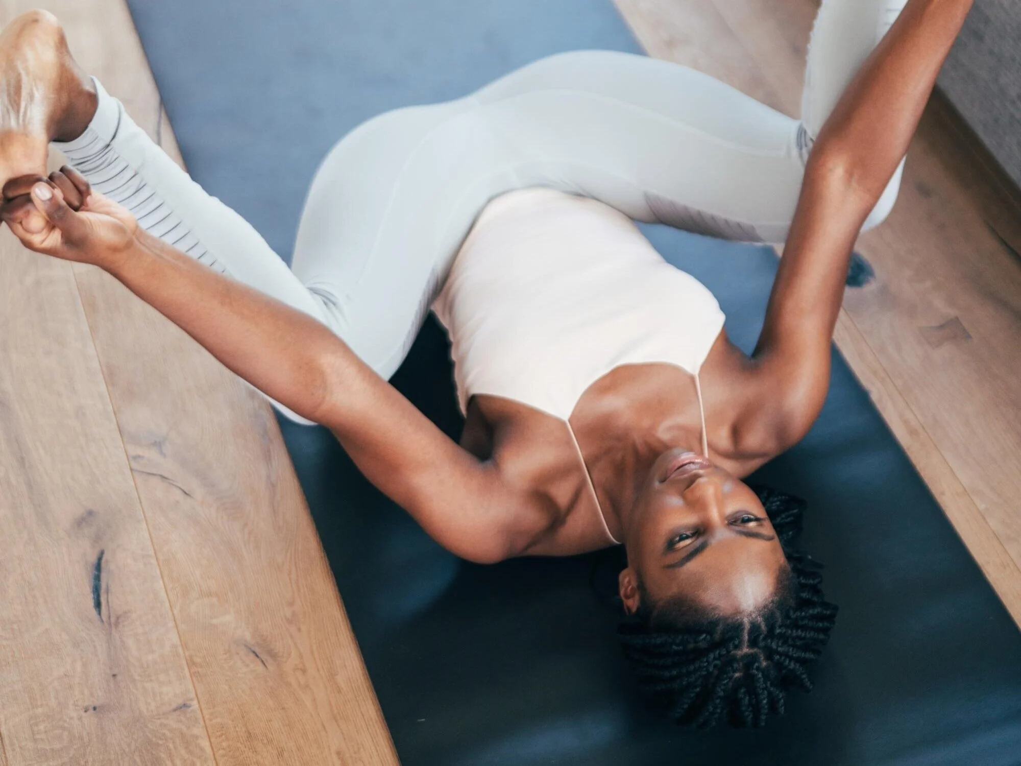 How to Do Corpse Pose (Savasana) - Yoga Tutorial — Alo Wellness Club | The Blog