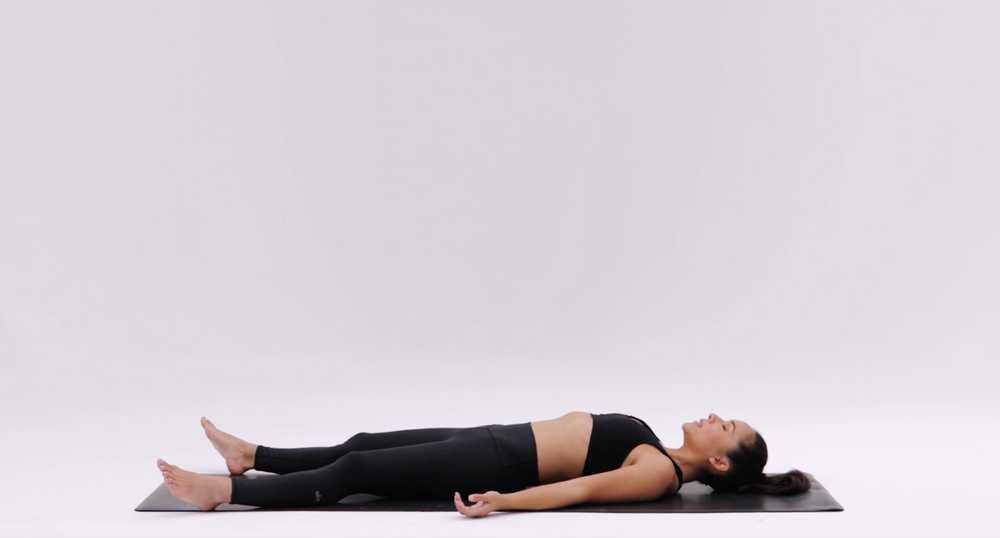 How to Do Corpse Pose (Savasana) - Yoga Tutorial — Alo Wellness Club ...