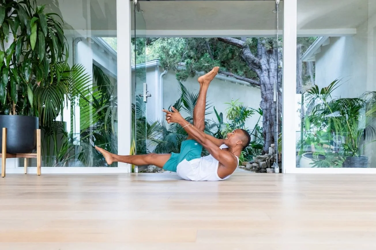 Yoga for Abs: 8 Classes for a Stronger Core — Alo Wellness Club | The Blog