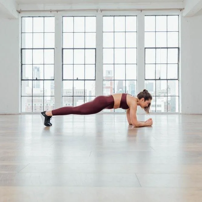 How to Do Side Crow Yoga Pose: Stretches and Tips — Alo Wellness Club ...