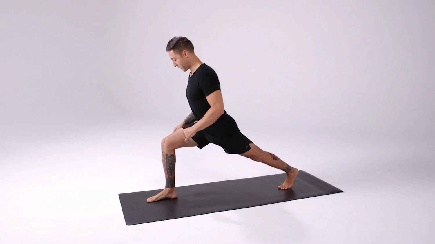 How to Do Warrior II Pose in Yoga — Alo Wellness Club | The Blog