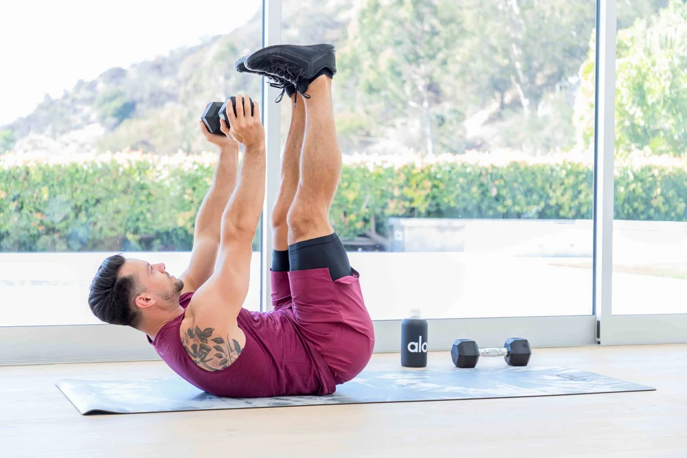 8 Weighted Core Workouts for Chiseled Abs — Alo Wellness Club | The Blog
