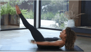 How to Do the Pilates Hundred | Beginner's Guide — Alo Wellness Club ...