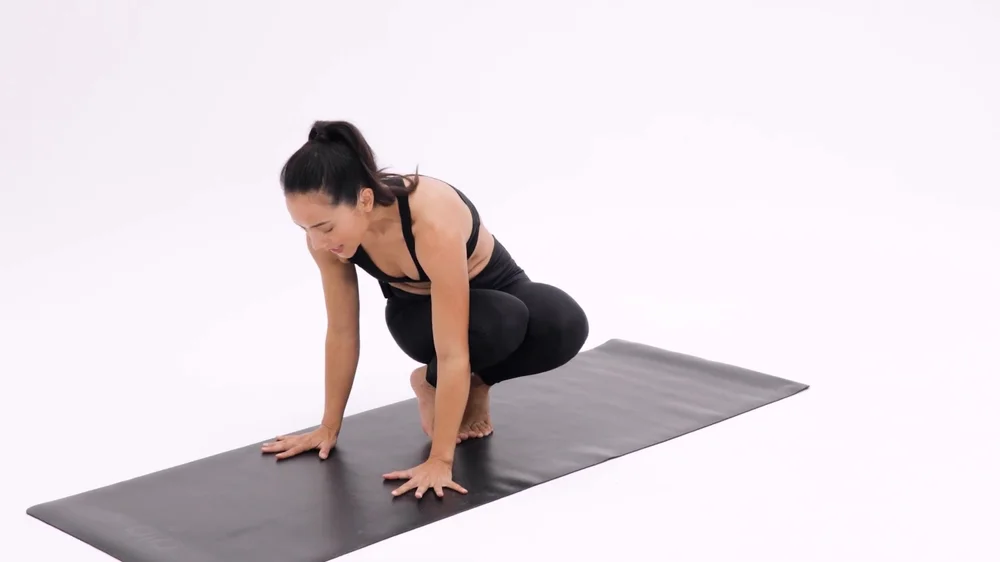 How to Do Side Crow Yoga Pose: Stretches and Tips — Alo Wellness Club ...