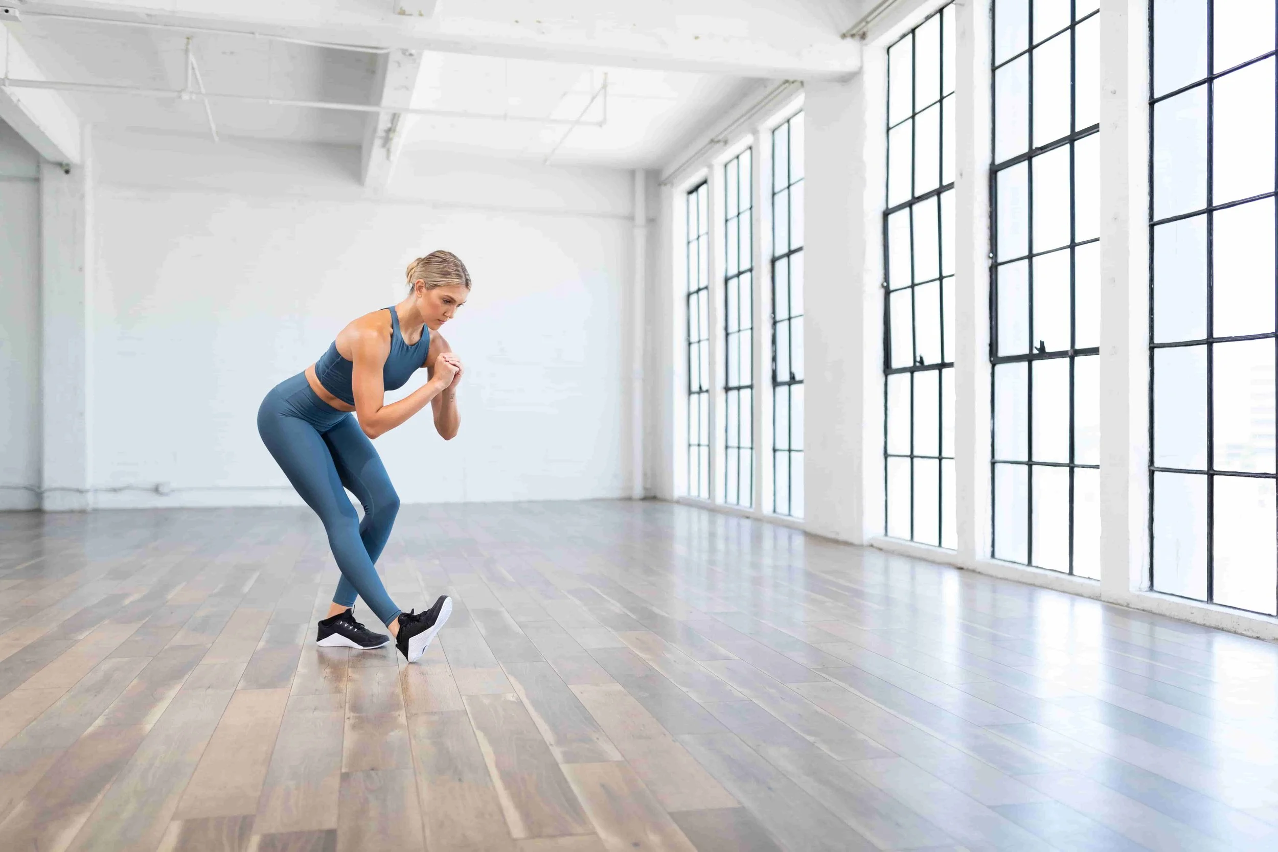 6 Best Hip Stretches for Athletes in 2023 — 10-Minute Hip Stretch — Alo ...