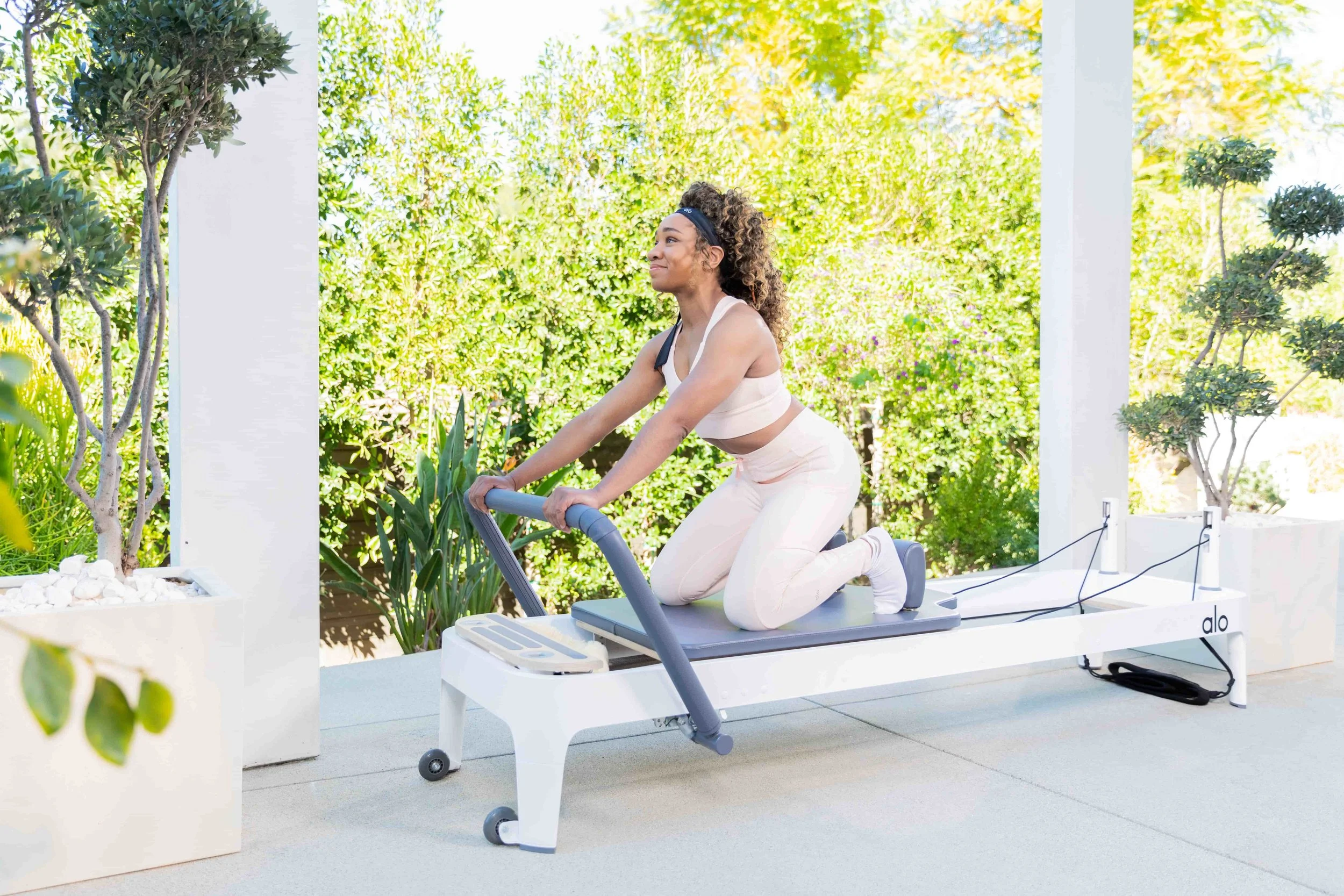 The Best Pilates Reformer Exercises for Strength & Flexibility — Alo ...