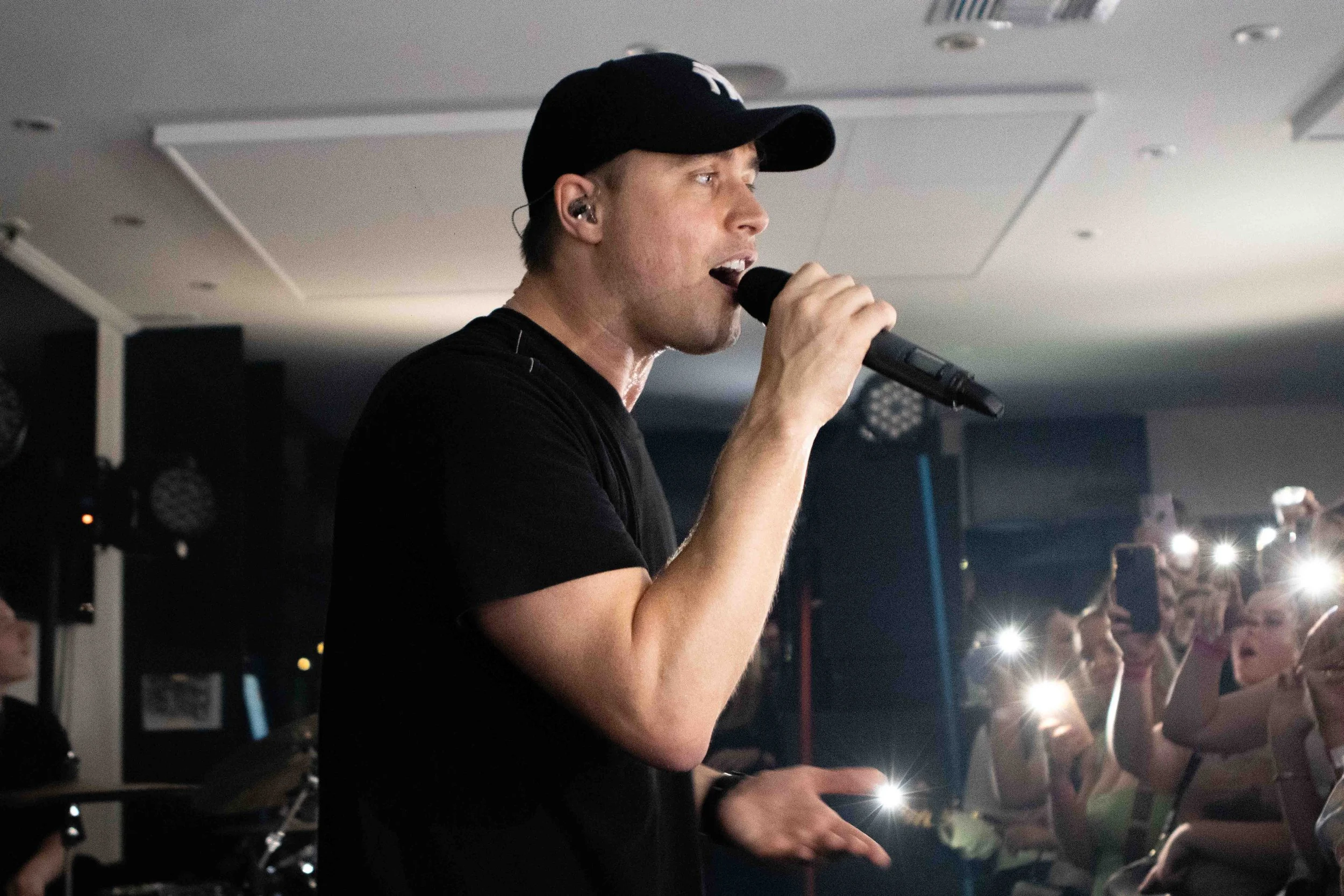 Illy - The Long Way Round Tour