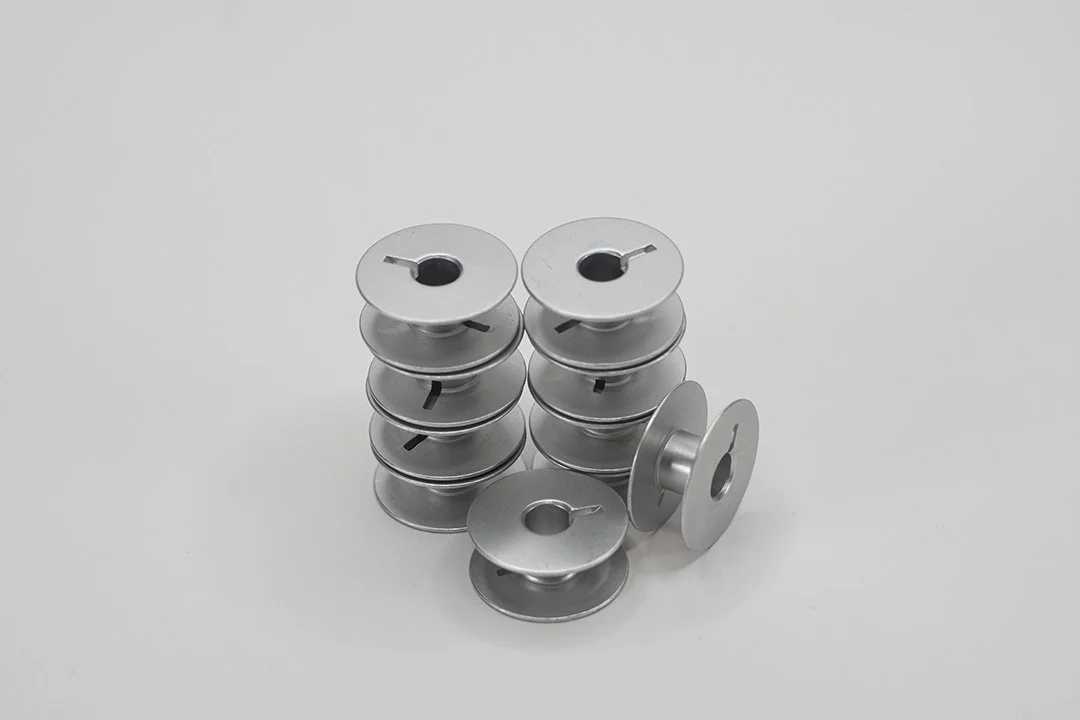 Aluminum Bobbins, L Style (10 Pack) — Double E Quilting