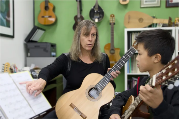 Michelle Nelson - Classical & Modern Guitar Teacher in Melbourne ...