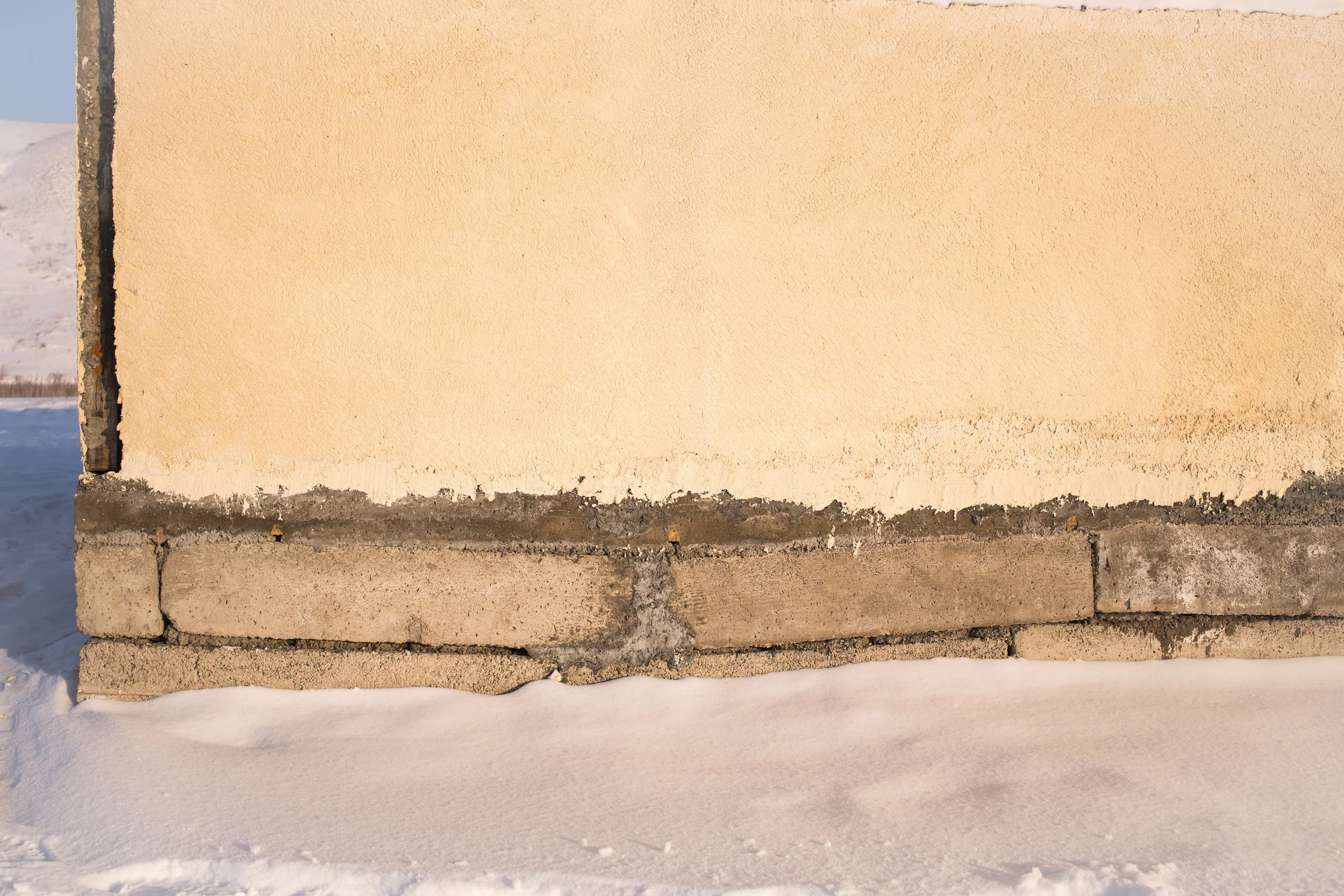 Signs of settlement? Cracking, sticking, bowing, sinking, popping ...