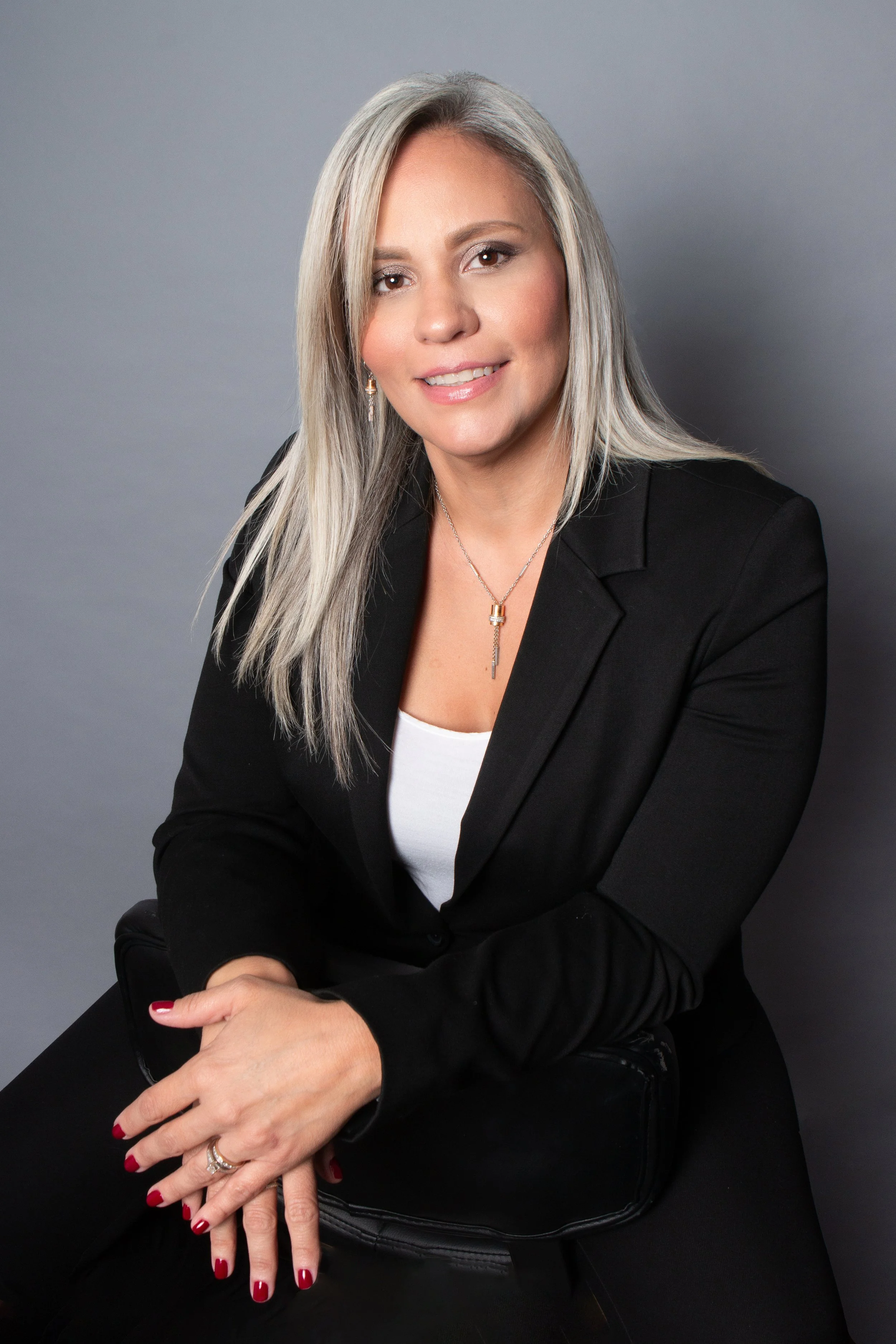 Professional Headshots near me | Vivian Vo