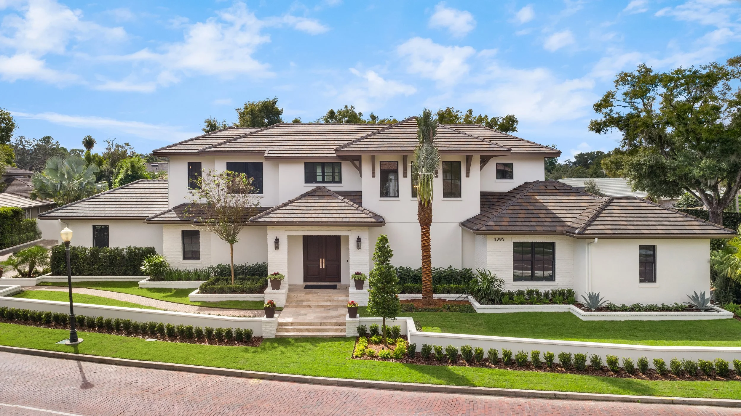 1295 North Park Avenue — Maroon Fine Homes