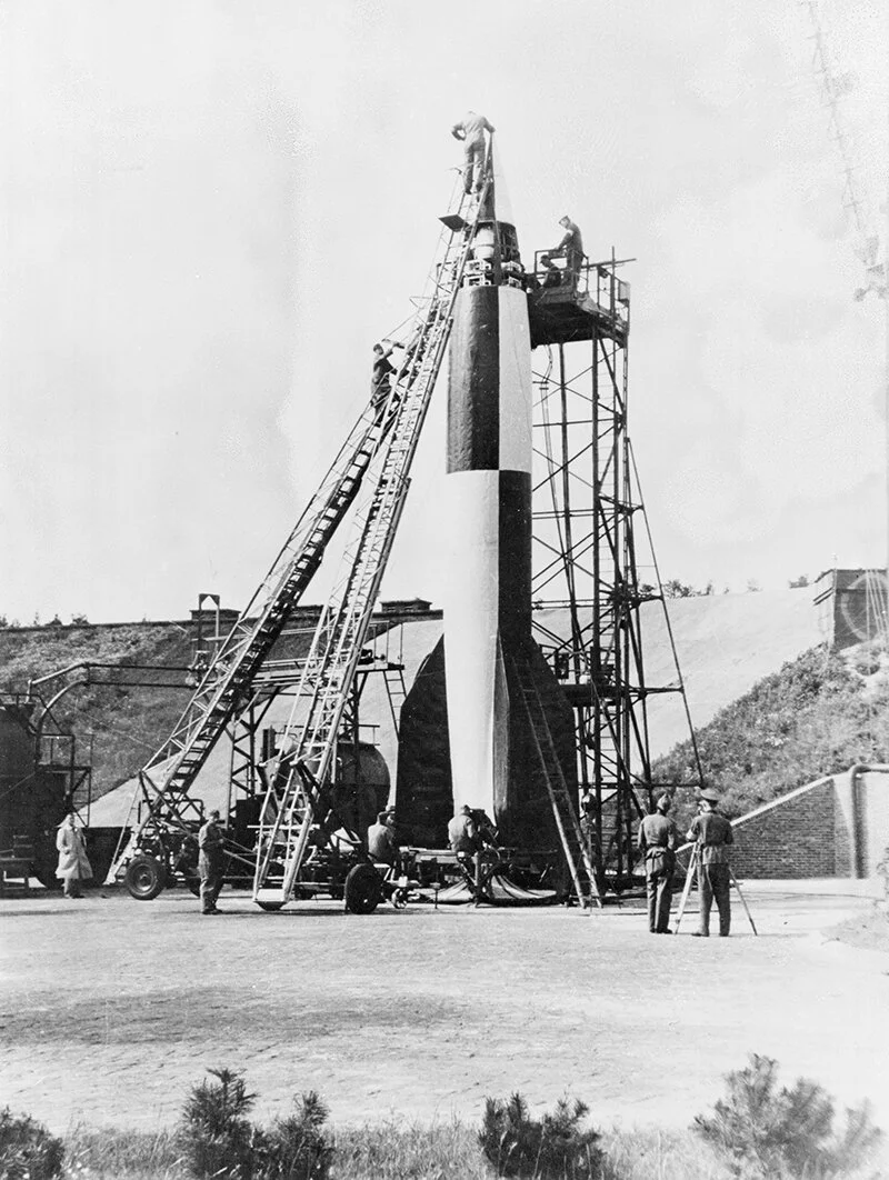 The Space Race (1957) Podcast | Travels Through Time