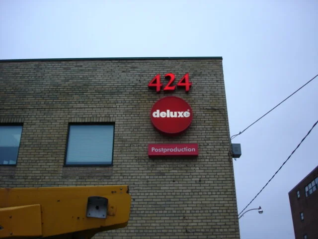 Lighted Business Signs - 20 + Super Commercial Sign Ideas
