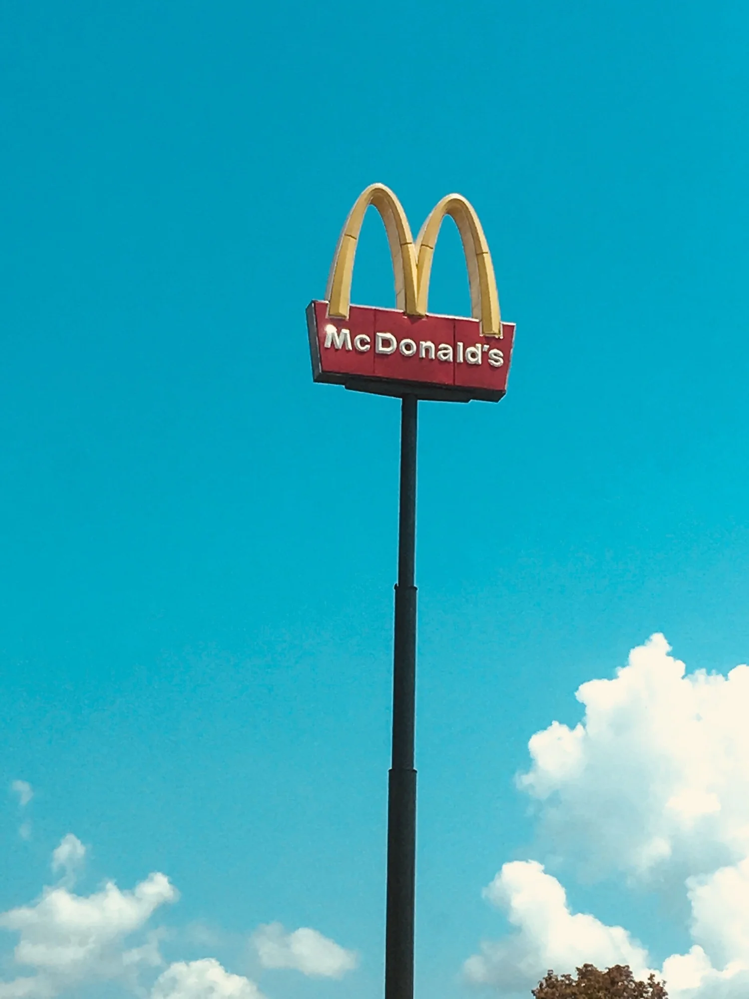 8 Awesome Pylon Signage Ideas to Enhance Your Marketing Plan