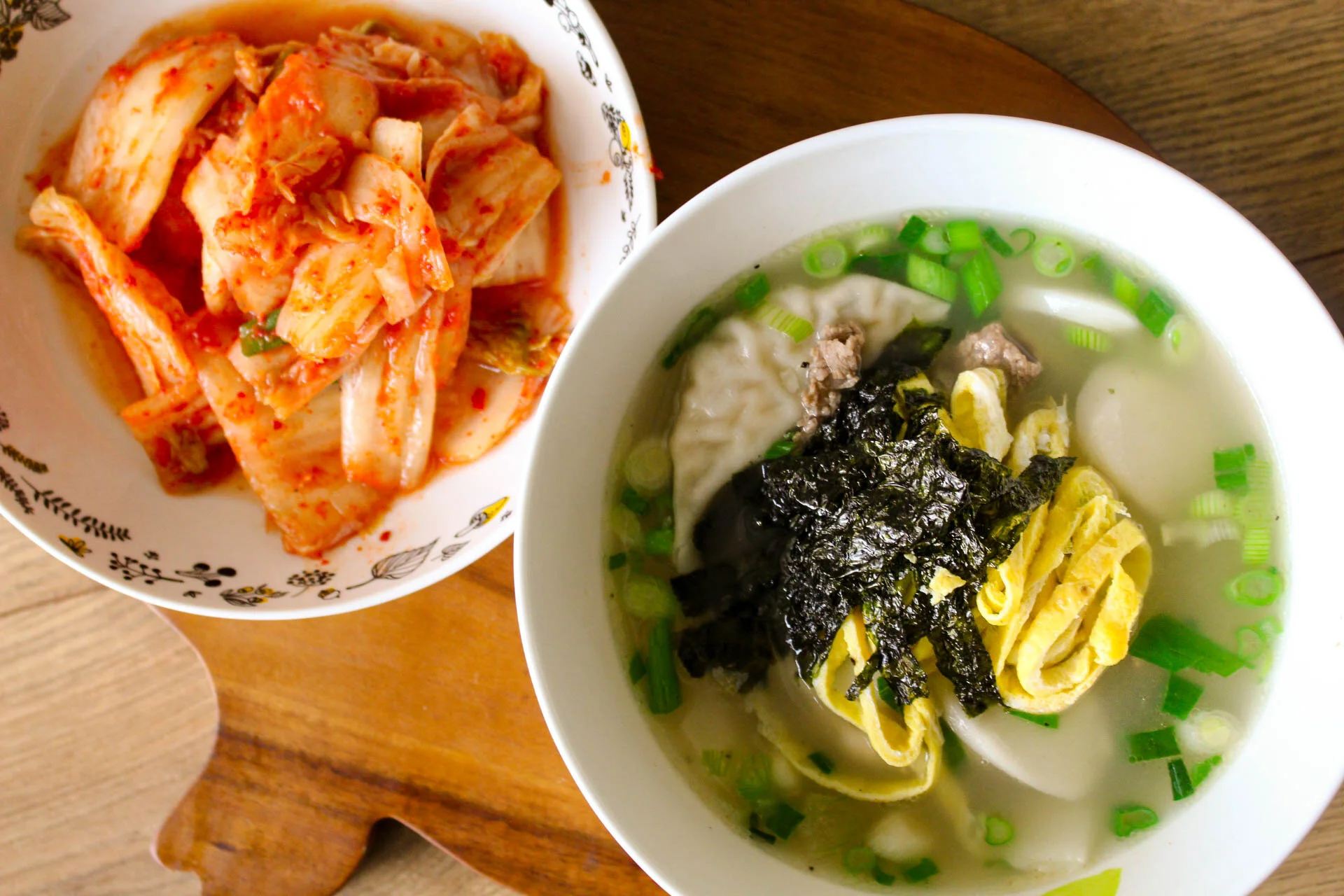 Tteok Mandu Guk (Korean Rice Cake Dumpling Soup) |떡 만두국 — ahnest kitchen