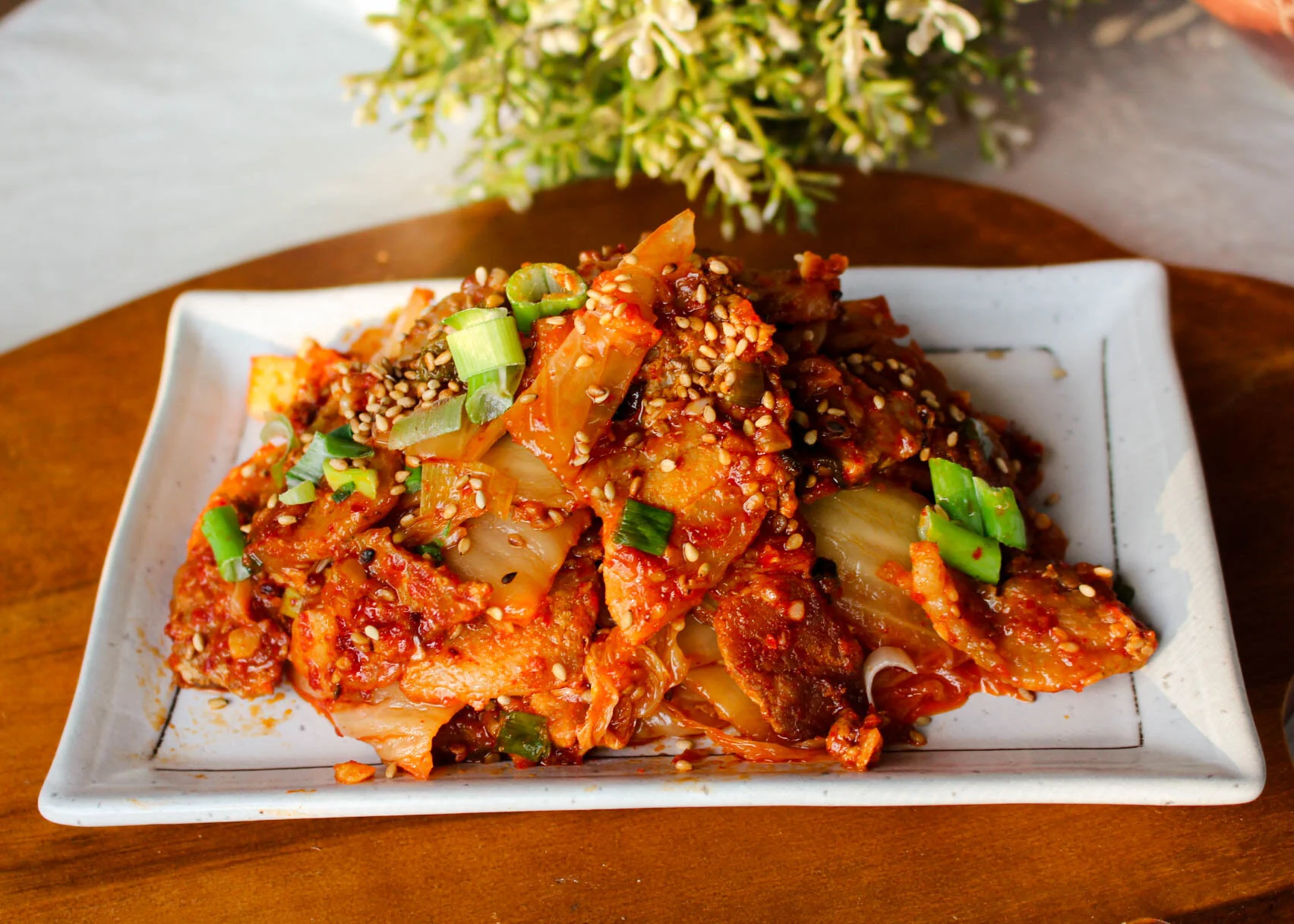 Korean Pork Belly Kimchi Stir Fry (Dwaejigogi Kimchi Bokkeum) | 돼지고기 김치 ...