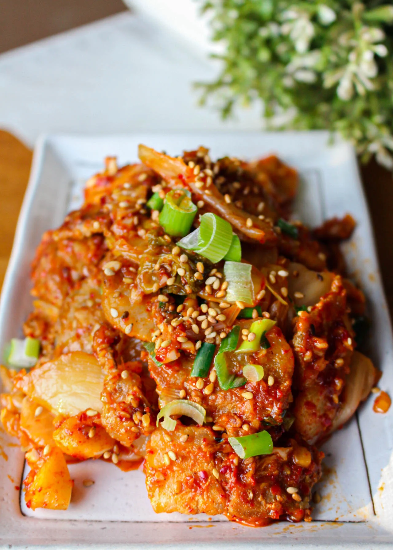 Korean Pork Belly Kimchi Stir Fry (Dwaejigogi Kimchi Bokkeum) | 돼지고기 김치 ...
