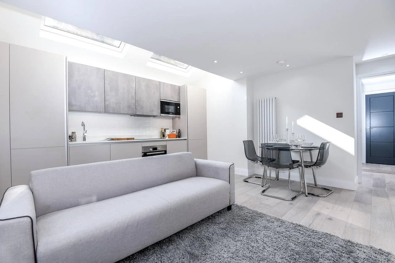 Concrete & White Kitchen in London | Silke by Urban Interior